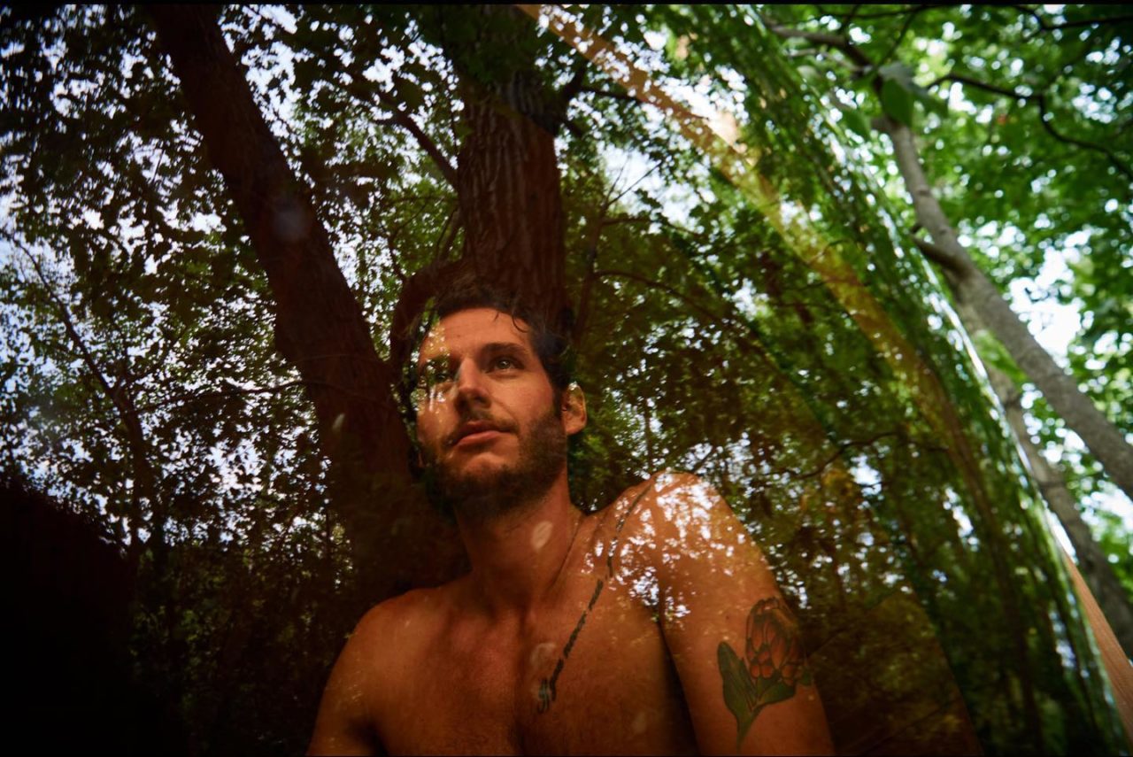 What conversation is happening here? (Slide>> shot 6-7).Weather is ...